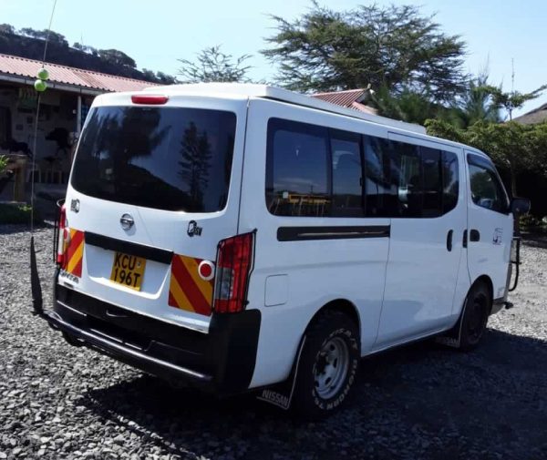 4×4 Safari Vehicle Hire - 4x4 Land Cruisers And Safari Vans